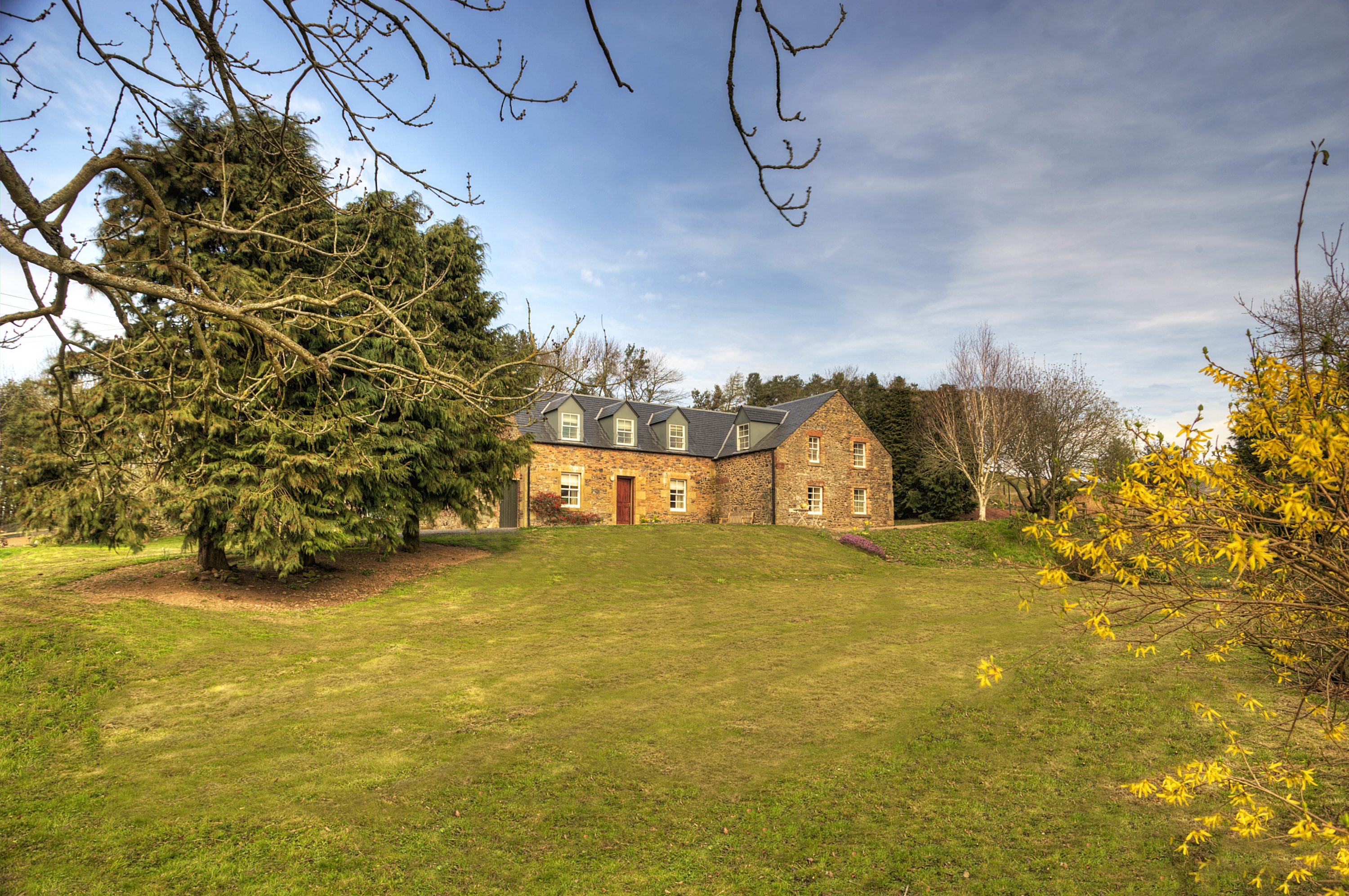 Highfield House - Sleeps 8 + 2 - Hillhouse Farm Escapes